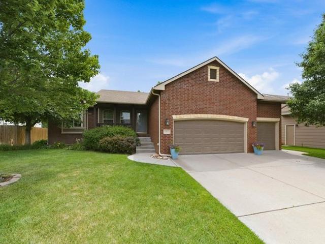 1206 N High Park Dr, Derby, KS 67037