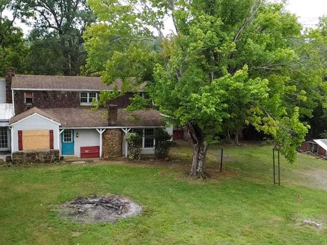 1206 Ambrose Rucker