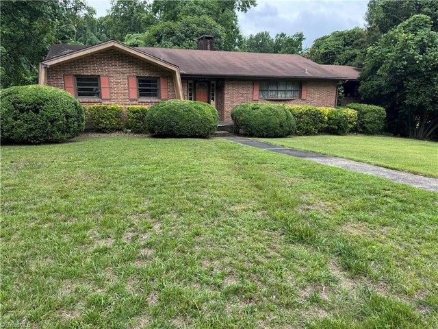 1206 Bridgepoint Rd, Greensboro, NC 27405