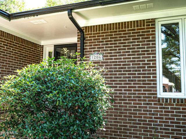 1206 Crows Nest Court