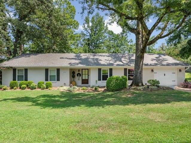 1206 David St, Oxford, MS 38655