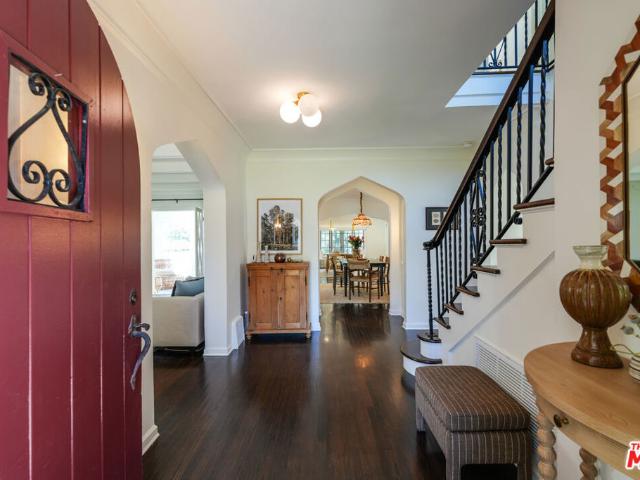 1206 E Mendocino Street