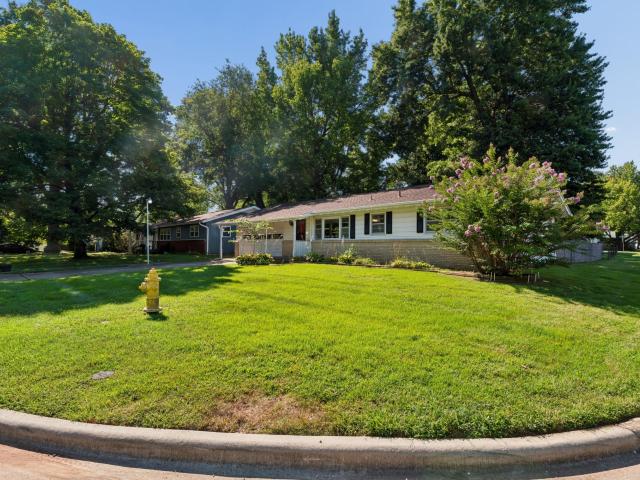 1206 E Rosebrier Street
