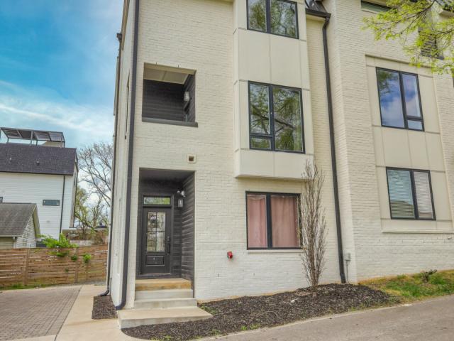 1206 Ireland St # C