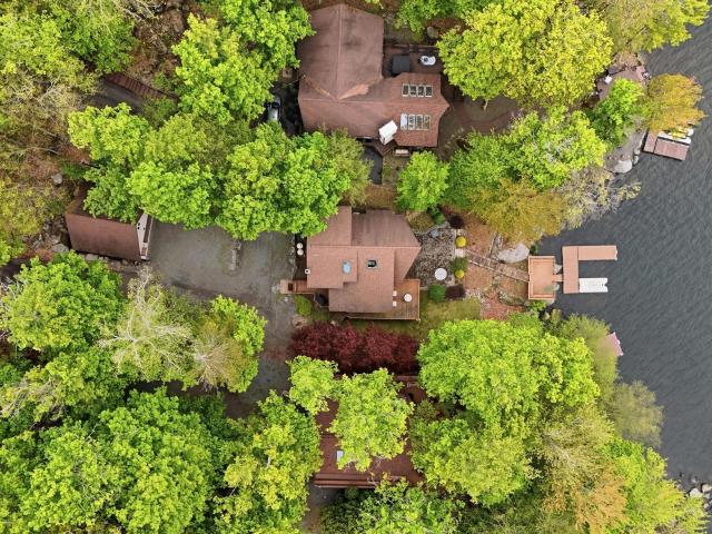 1206 Lakeview Drive W