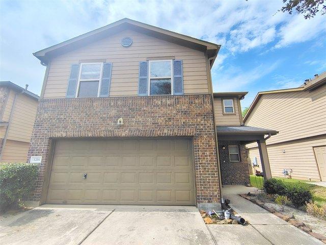 1206 Larks Trace Ln, Houston, TX 77090