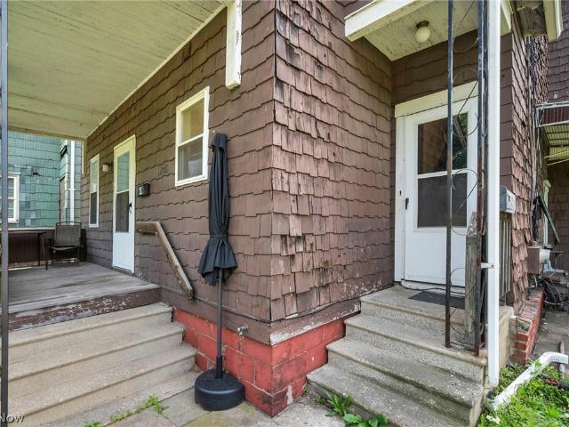 1206 Lawrence Road NE
