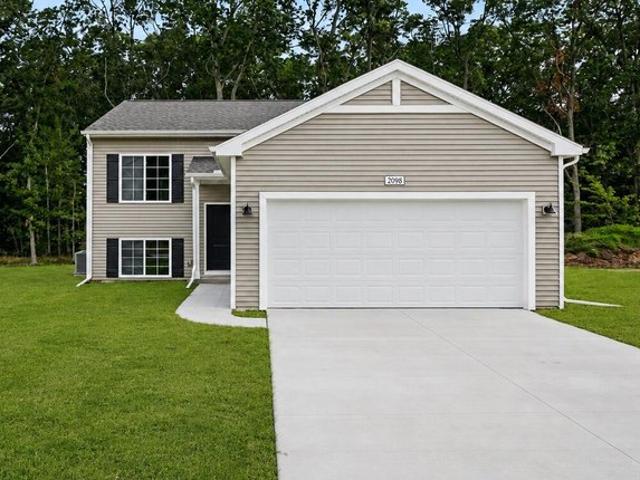 1206 Pine St, Three Rivers, MI 49093