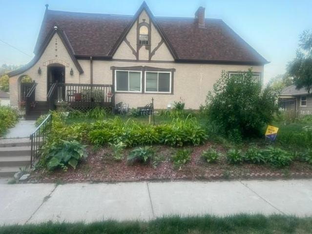 1206 Russell Ave N, Minneapolis, MN 55411