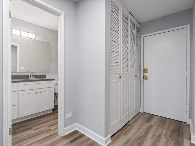 1206 S New Wilke Road # 306