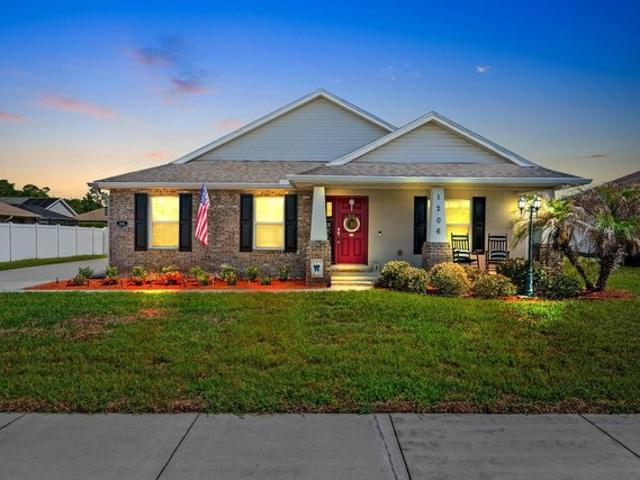 1206 Spotted Lilac Ln, Plant City, FL 33563