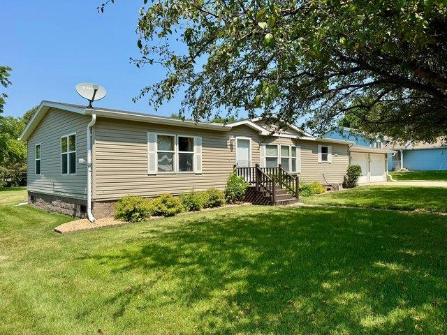 1206 Viking Dr, Olivia, MN 56277