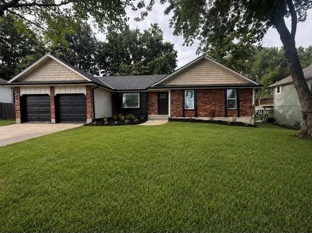 1206 W Lucy Webb Rd, Raymore, MO 64083