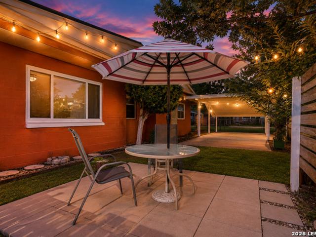1206 W Villaret Blvd