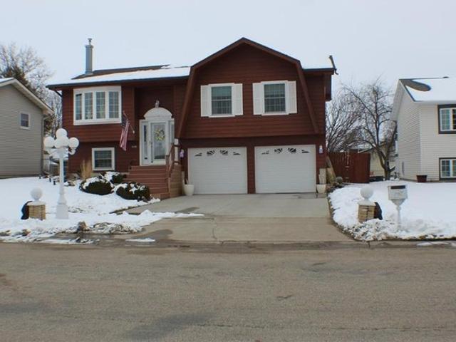 1206 19th St N, Moorhead, MN 56560