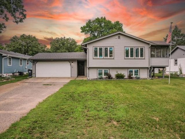 1206 3rd St N, Princeton, MN 55371