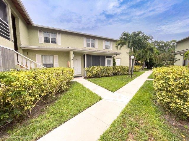 12070 Alternate A1a Apt D5, Palm Beach Gardens, FL 33410