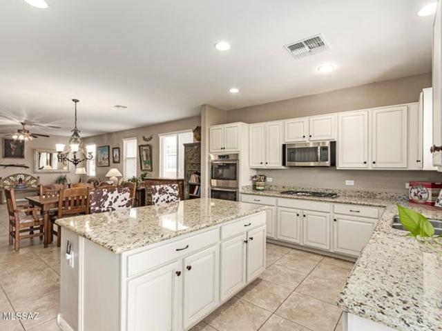 12070 N Meditation Dr, Marana, AZ 85658