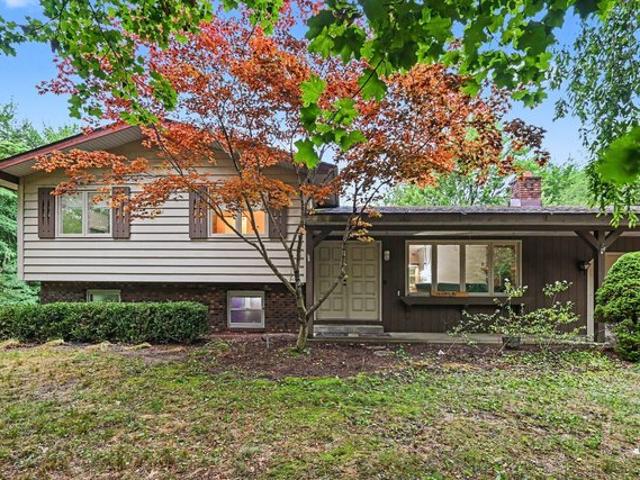 12071 th Ave, Grand Haven, MI 49417