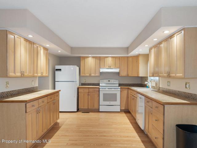 12077 Fairway Ave, Brooksville, FL 34613 | MLS #HC2240