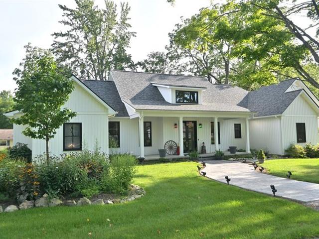 12075 Oakmont Dr, Conneaut Lake, PA 16316