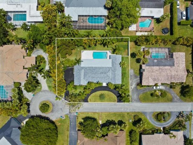 12075 SW 70th Ct, Pinecrest, FL 33156