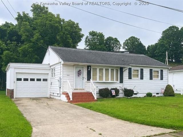 1207 Meadowbrook Dr, Point Pleasant, WV 25550