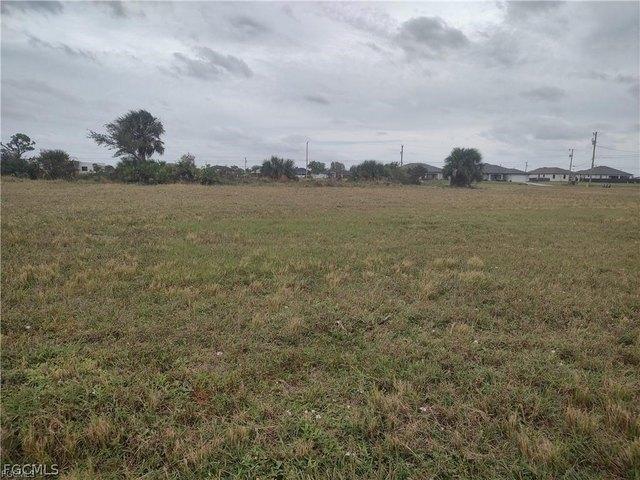 1207 NW 17th Ave, Cape Coral, FL 33993