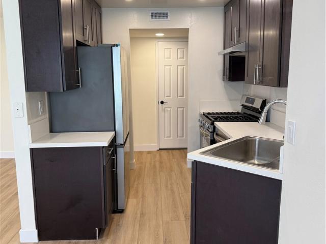 1207 N Columbus Avenue 102