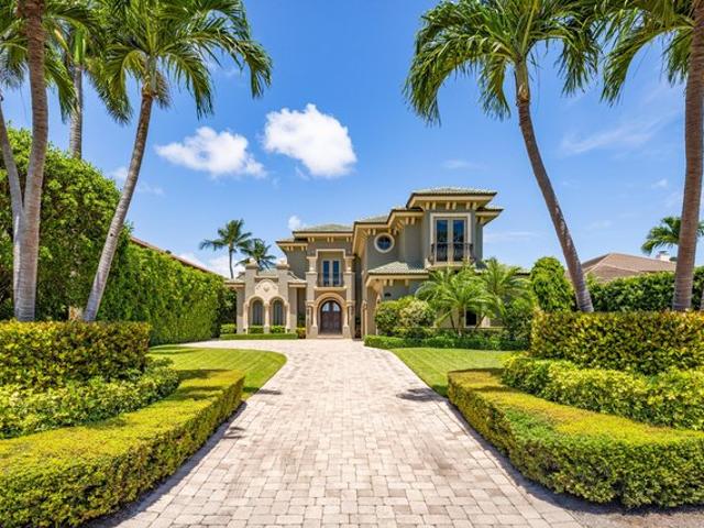 1207 N Atlantic Dr, Lantana, FL 33462
