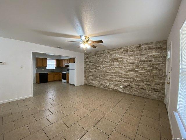 1207 and 1209 W Goodwin St, Pleasanton, TX 78064