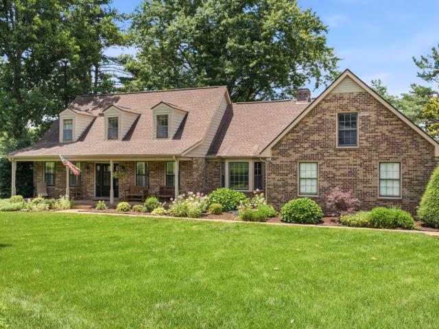 1207 Arrowhead Drive
