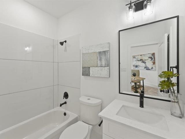 1207 Cavalcade St, Unit B, Houston, TX 77009 | MLS #32376 | Compass