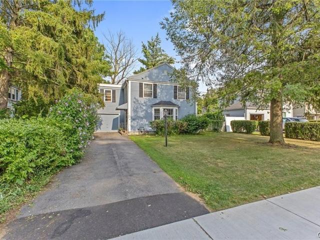1207 Comstock Ave, Syracuse, NY 13210