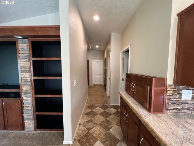 1207 E 10th