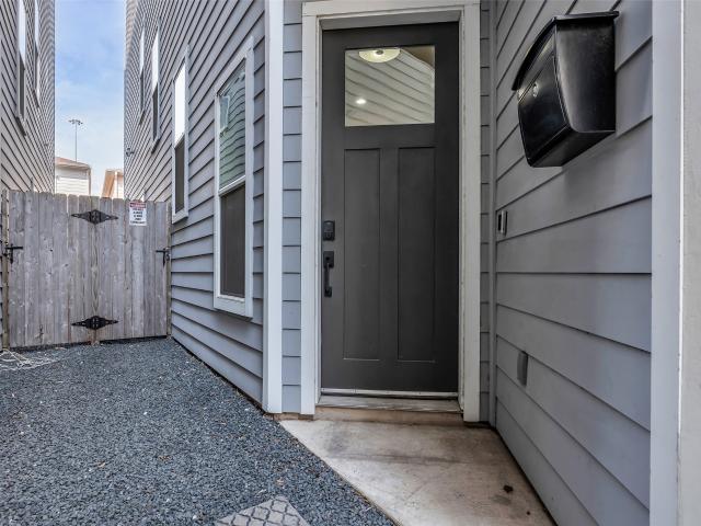 1207 E 28th Street