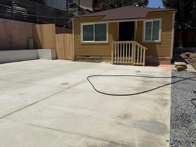1207 E 8th
