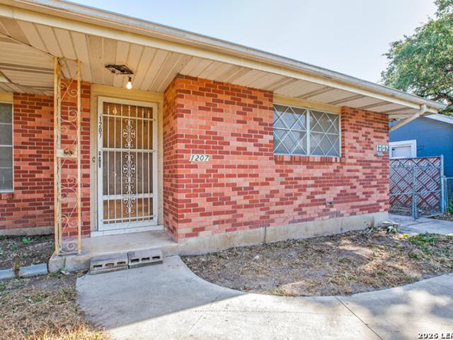 1207 Hammond Ave