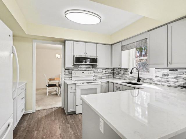 1207 Hampton Oaks Drive