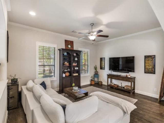 1207 Harris Hawk Way