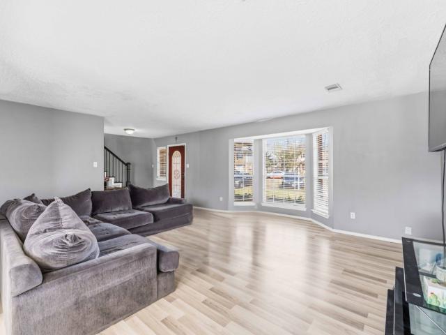 1207 Hollowood Lane
