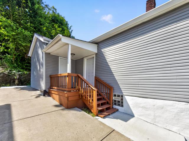 1207 John Street
