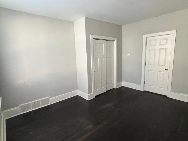 1207 Kane 1 Bedroom Apartment for Rent at 1207 E Kane Pl, Milwaukee, WI 53202 Lower East Side