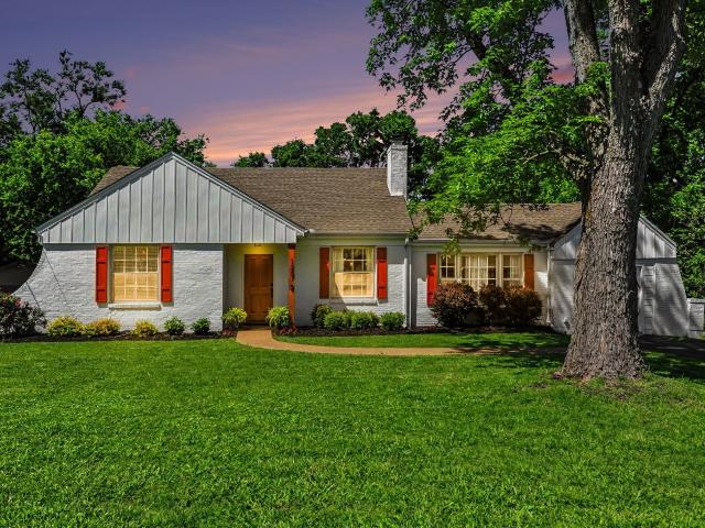 1207 Kenwood Dr
