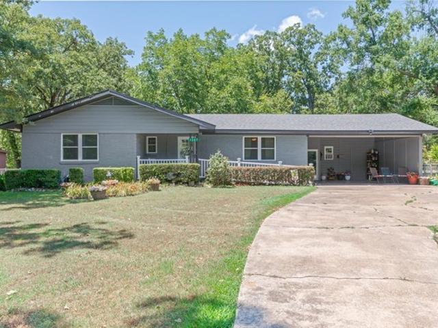 1207 Lakeside Dr, Grand Saline, TX 75140