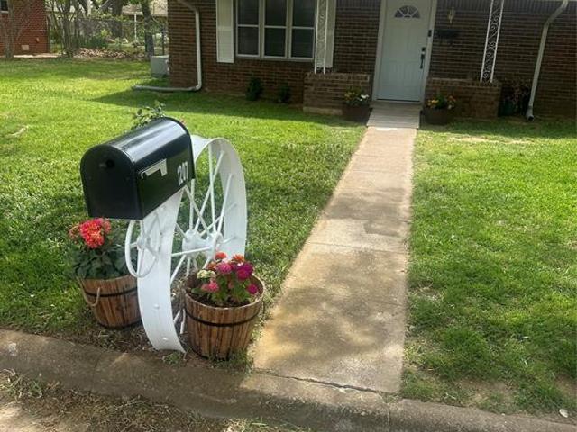 1207 Pebble St, Bowie, TX 76230 | MLS #21227