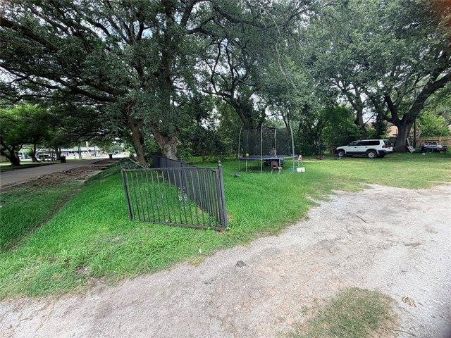 1207 Pirtle St, Galveston, TX 77568