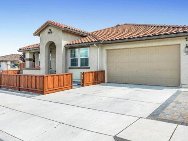 1207 Steinbeck Dr, Hollister, CA 95023