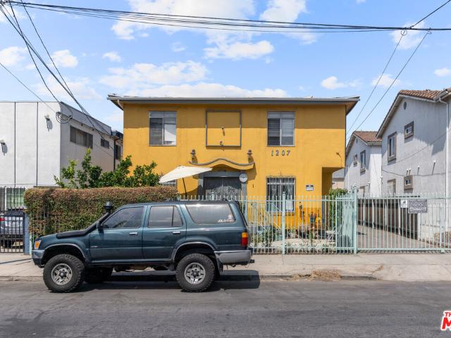 1207 S Catalina St, Los Angeles, CA 90006 | MLS #PW26014