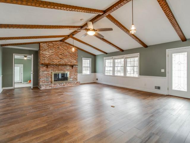 1207 S Fredericksburg Drive